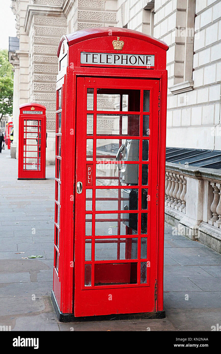 British red telephone booths hi-res stock photography and images - Alamy