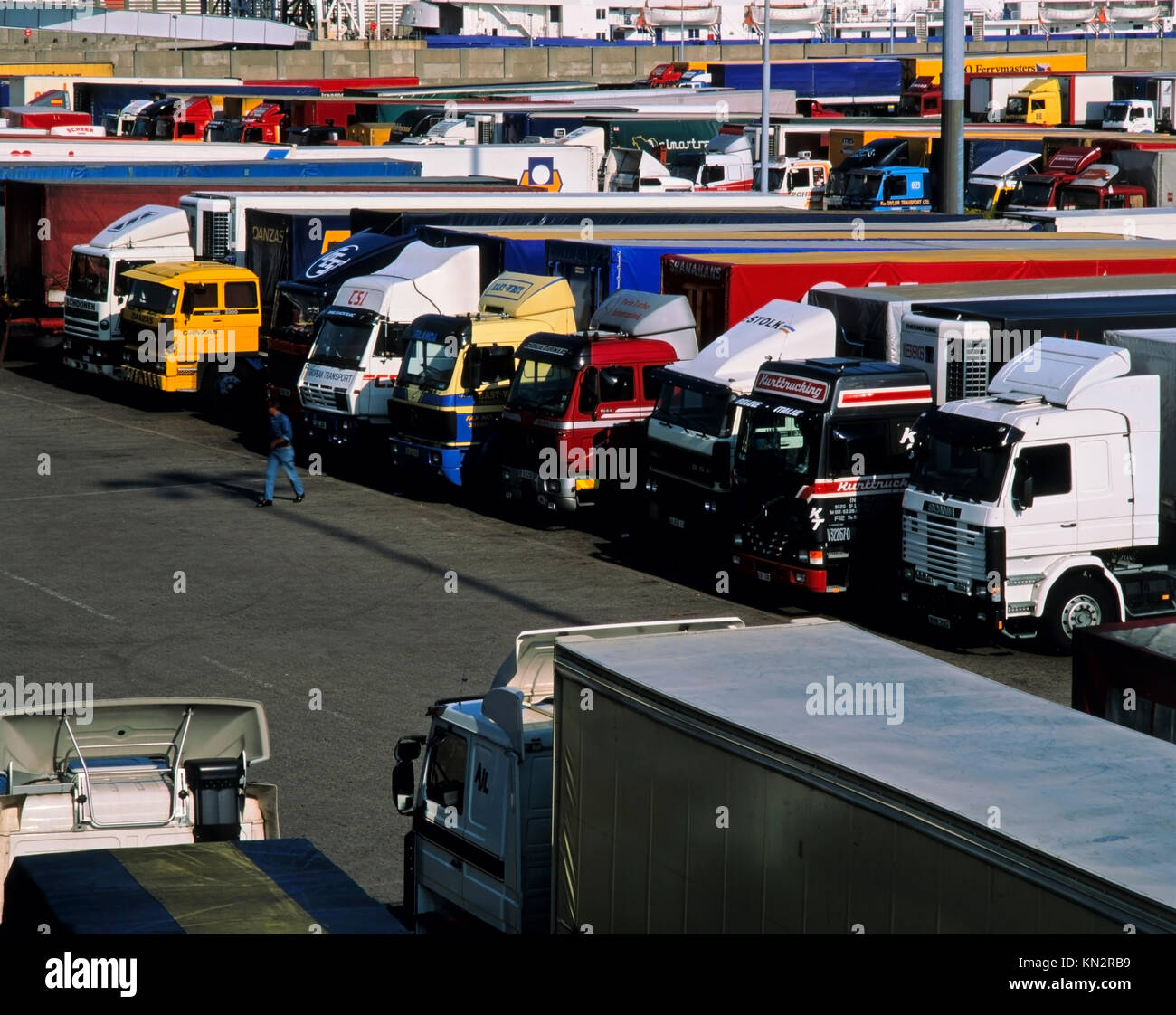 Dover lorry park hi-res stock photography and images - Alamy