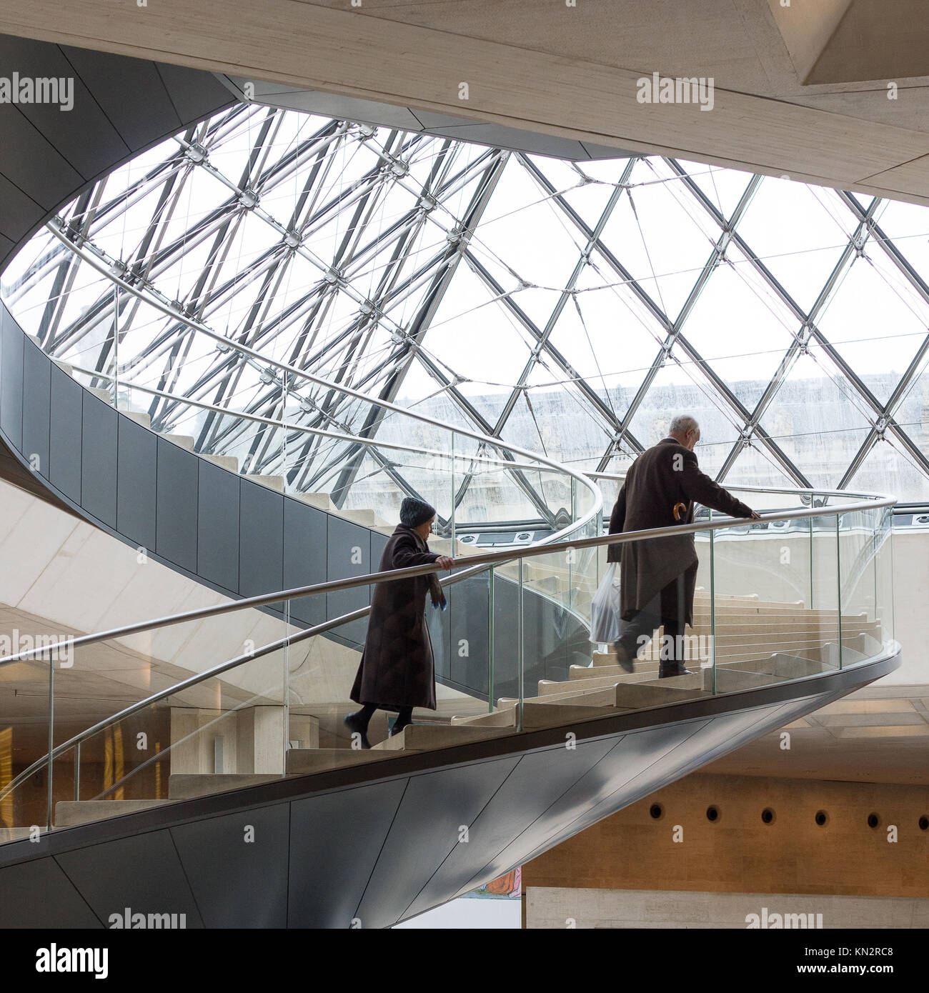 Entrance lobby louvre museum paris hi-res stock photography and images ...