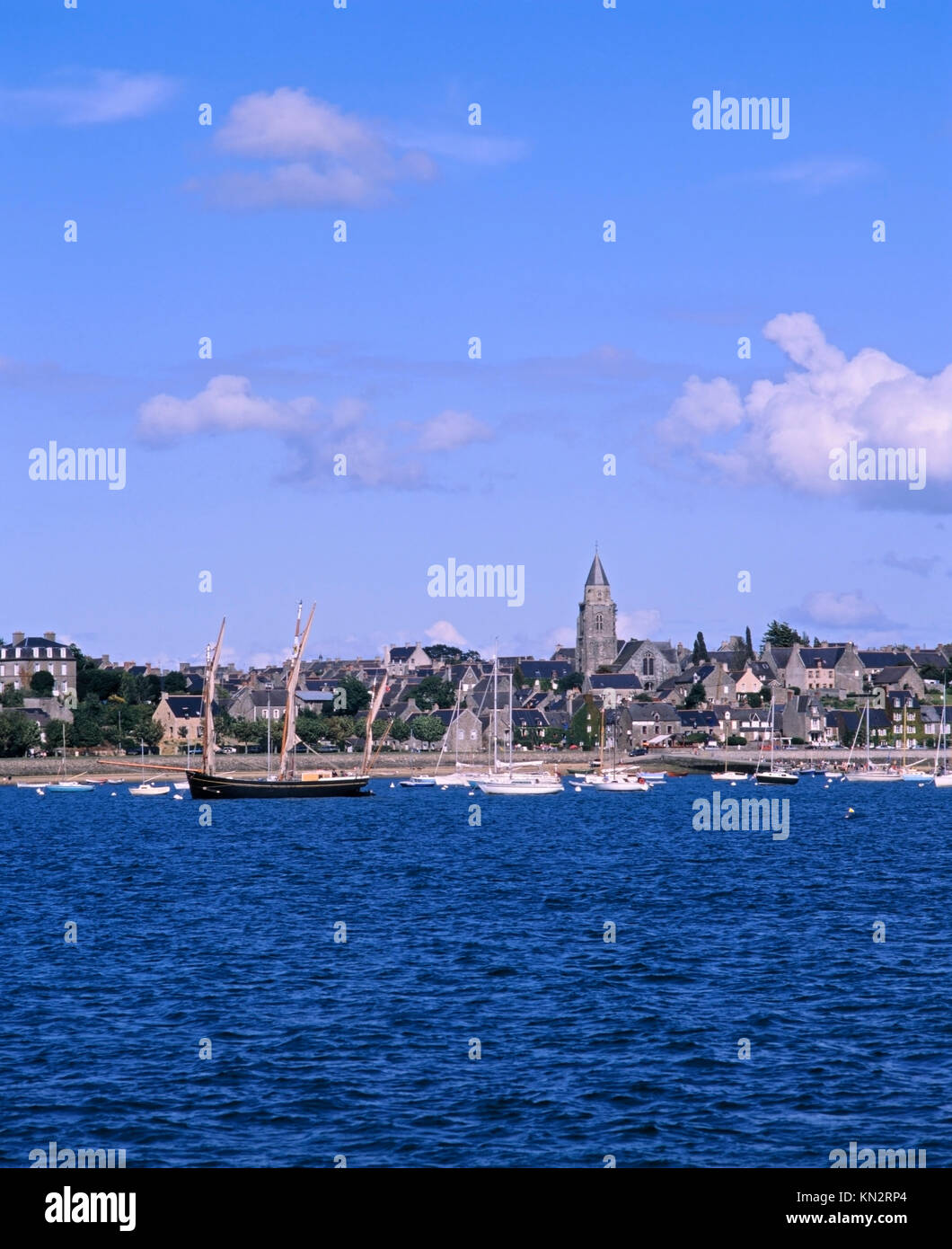 Saint‑Suliac and the Rance, Rance estuary, Ille-et-Vilaine, Brittany ...