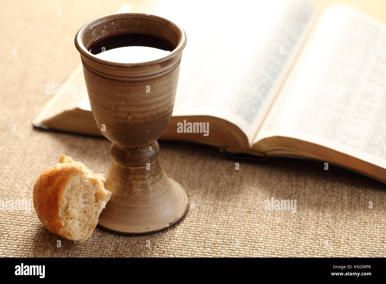 Communion bread and cup hi-res stock photography and images - Alamy
