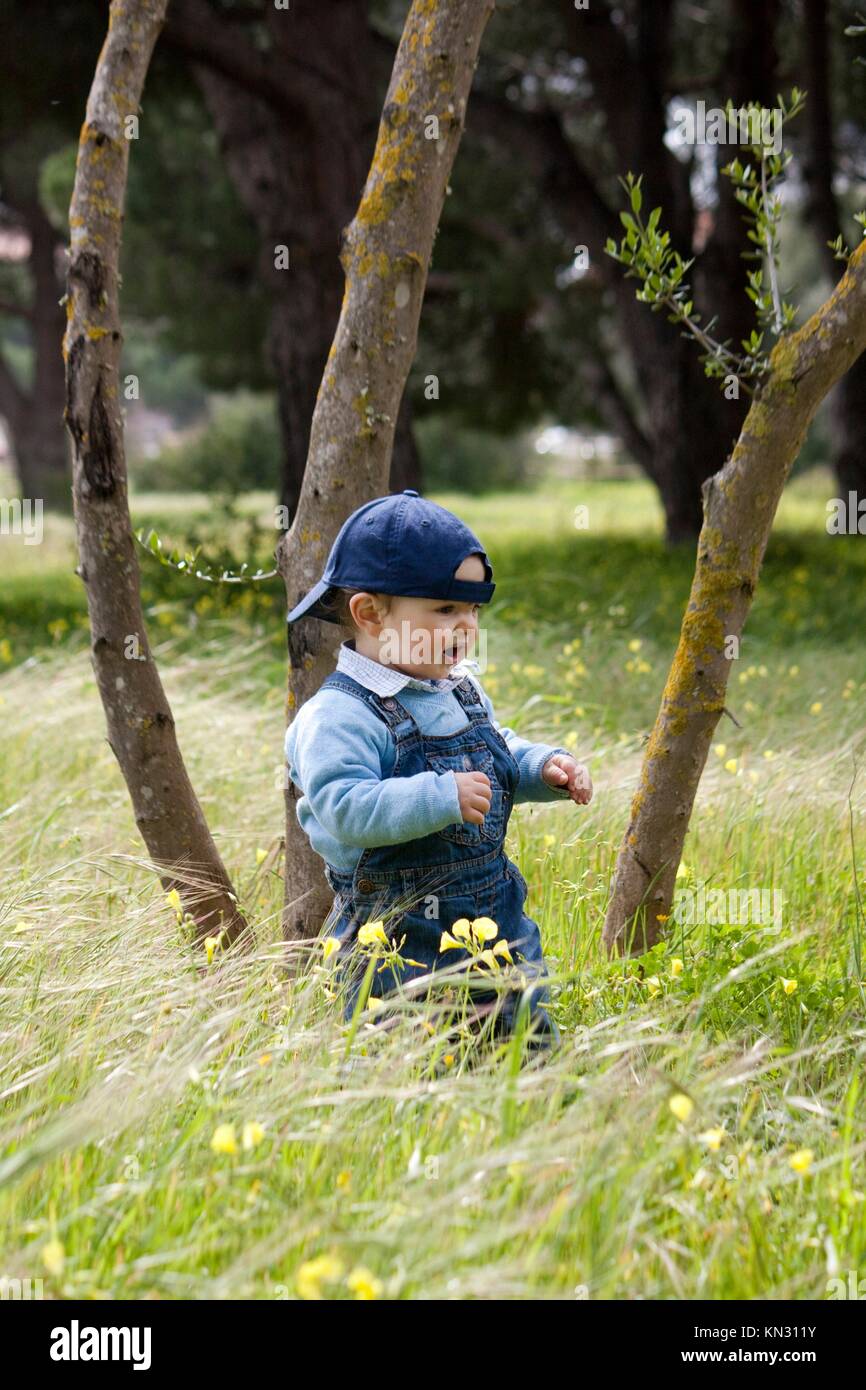 Child walking tree hi-res stock photography and images - Alamy