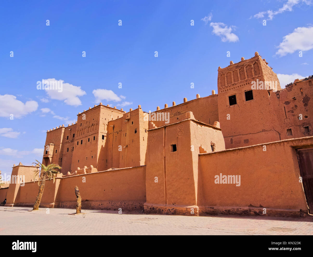 African Adobe Structure High Resolution Stock Photography and Images ...