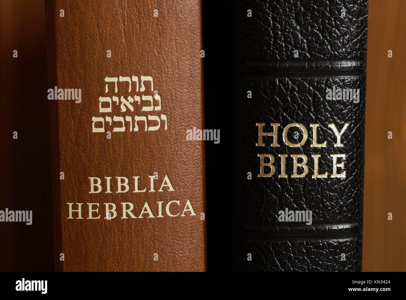 Hebrew bible text hi-res stock photography and images - Alamy