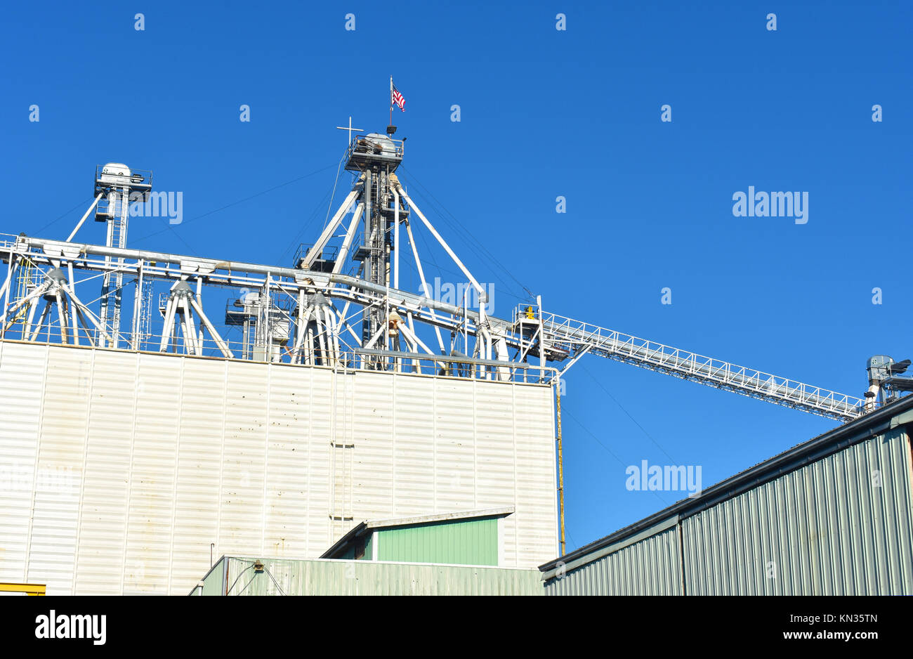 The Cargill Inc. grain elevator in Ferndale, Washington with a cross ...