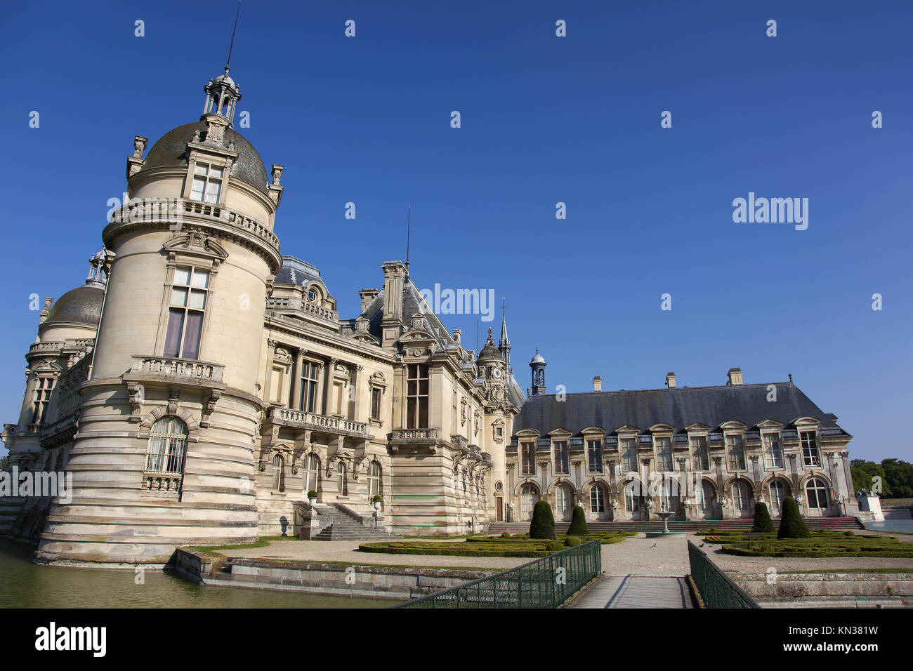 The palace of chantilly hi-res stock photography and images - Alamy