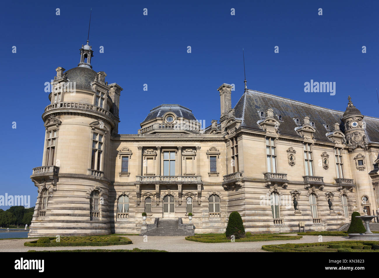 The palace of chantilly hi-res stock photography and images - Alamy