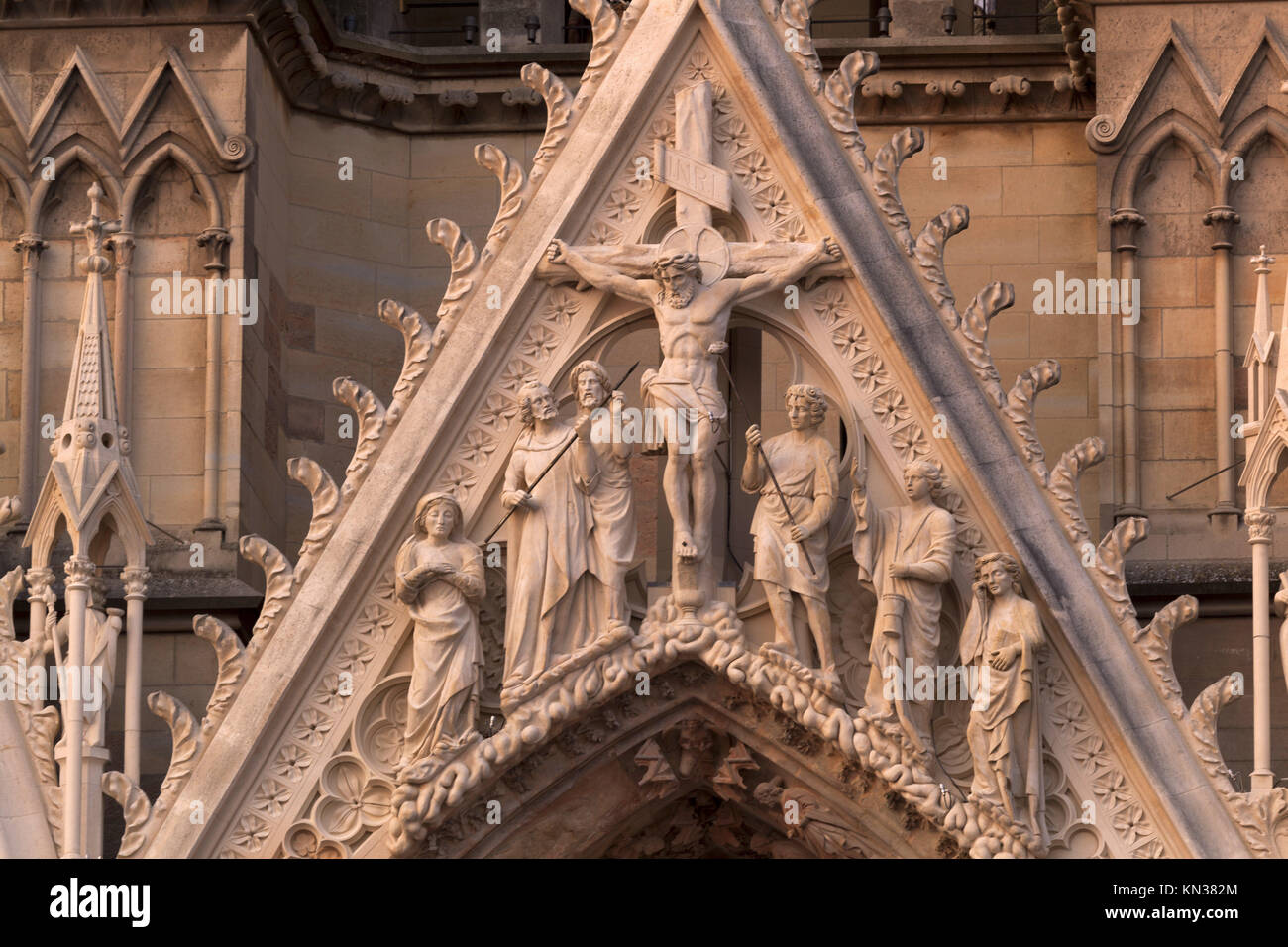 Reims Cathedral Sculpture High Resolution Stock Photography and Images ...