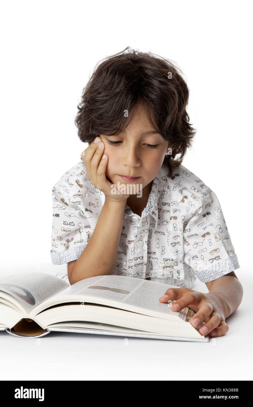 Boy reading book child reading hi-res stock photography and images - Alamy
