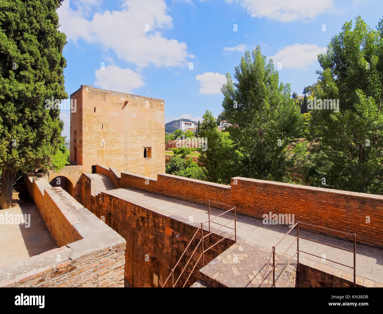 The alhambra palace and fort complex hi-res stock photography and ...
