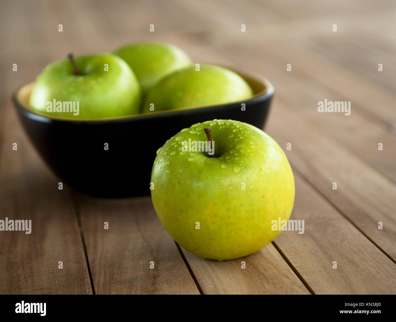 One green apple hi-res stock photography and images - Alamy