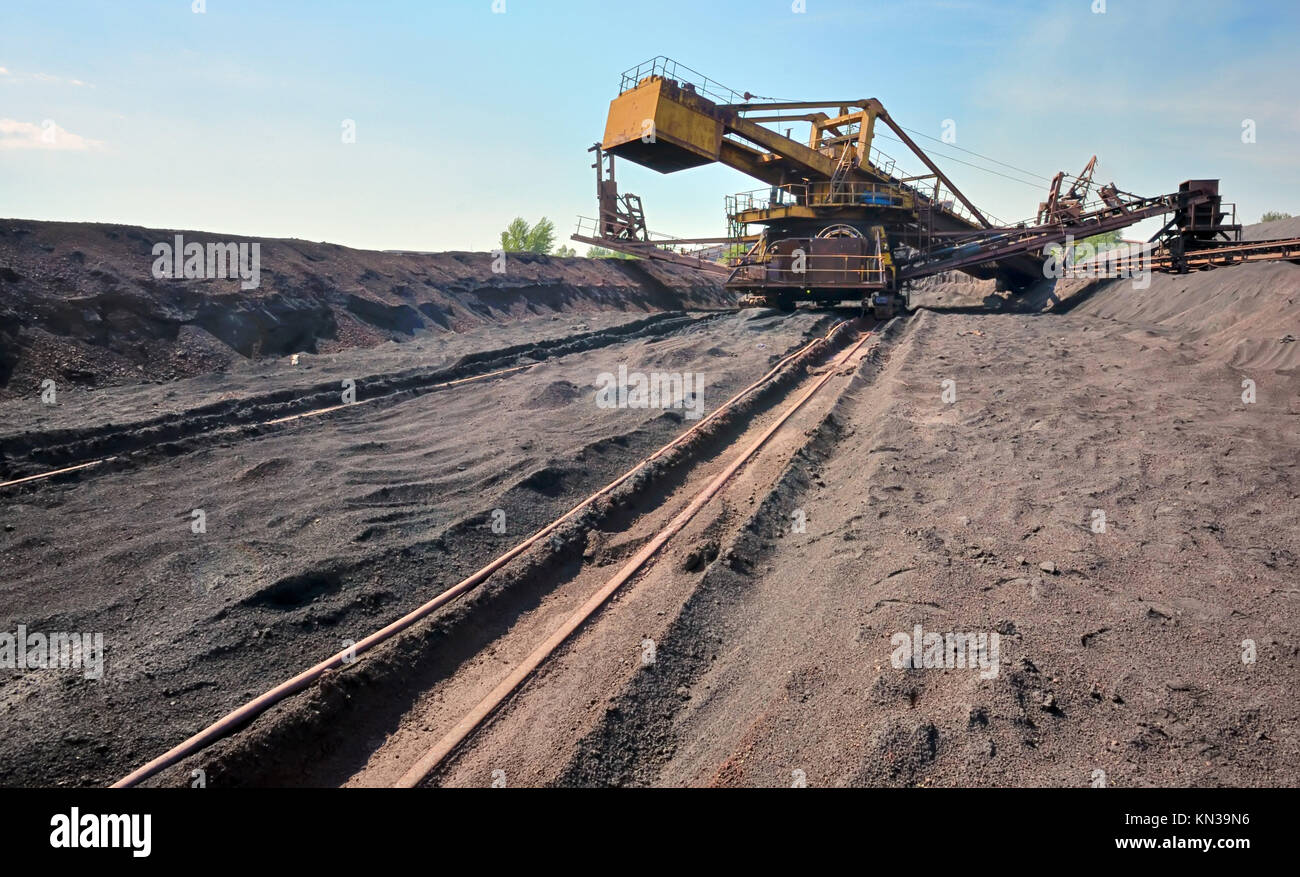 Iron ore conveyor belt hi-res stock photography and images - Alamy