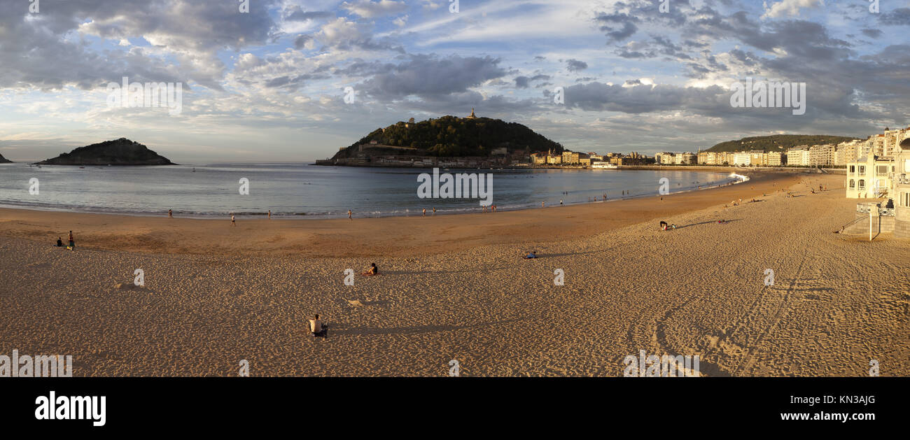 Panoramic view of the beach of La Concha Stock Photo - Alamy