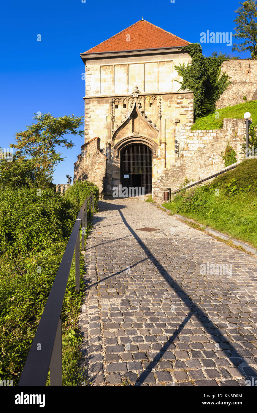 Gate castle hi-res stock photography and images - Alamy