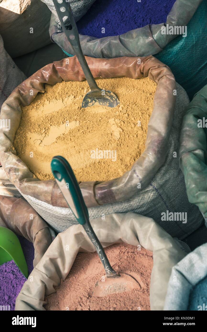 Powder stuff hi-res stock photography and images - Alamy