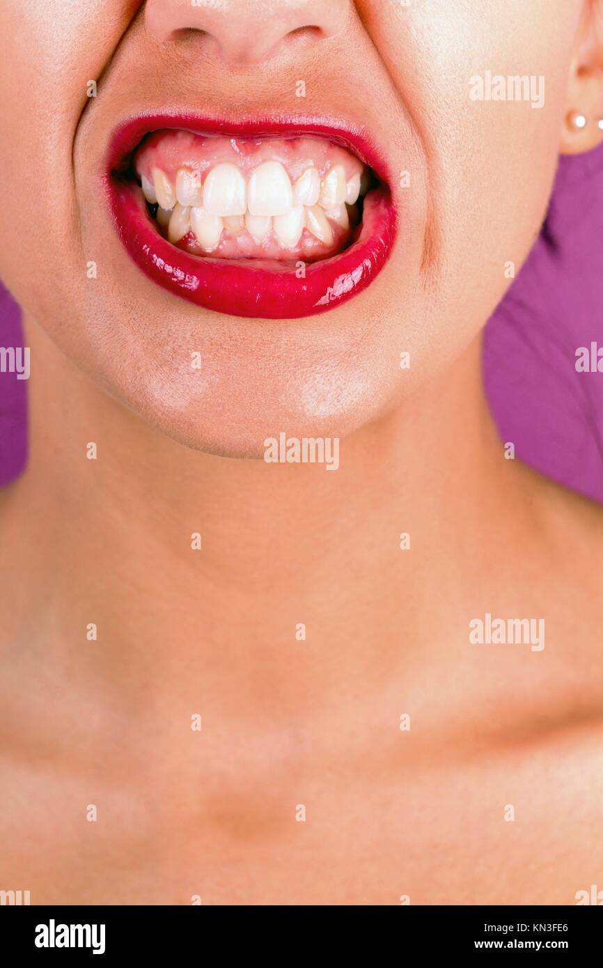 Cringing woman hi-res stock photography and images - Alamy