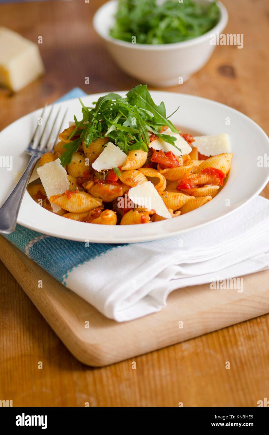 Pasta shells with tomato and vegetable sauce Stock Photo - Alamy