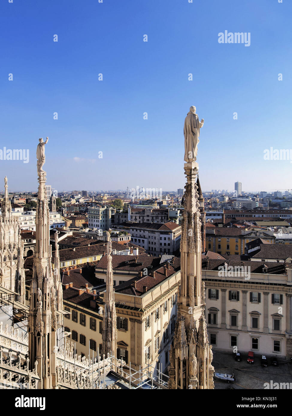 Duomo milan from above hi-res stock photography and images - Alamy