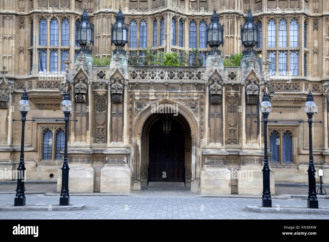 Houses of parliament london entrance hi-res stock photography and ...