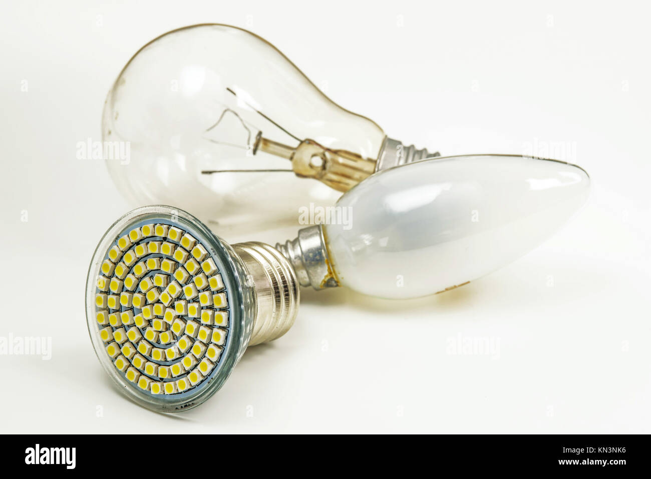 Old fashioned light bulb hi-res stock photography and images - Alamy