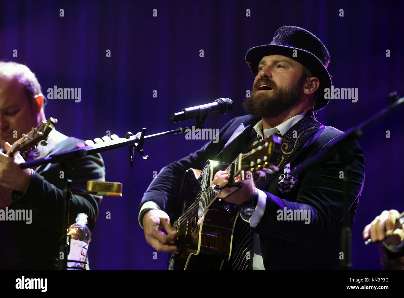 Country music singers the Zac Brown Band perform during the USO Gala at ...