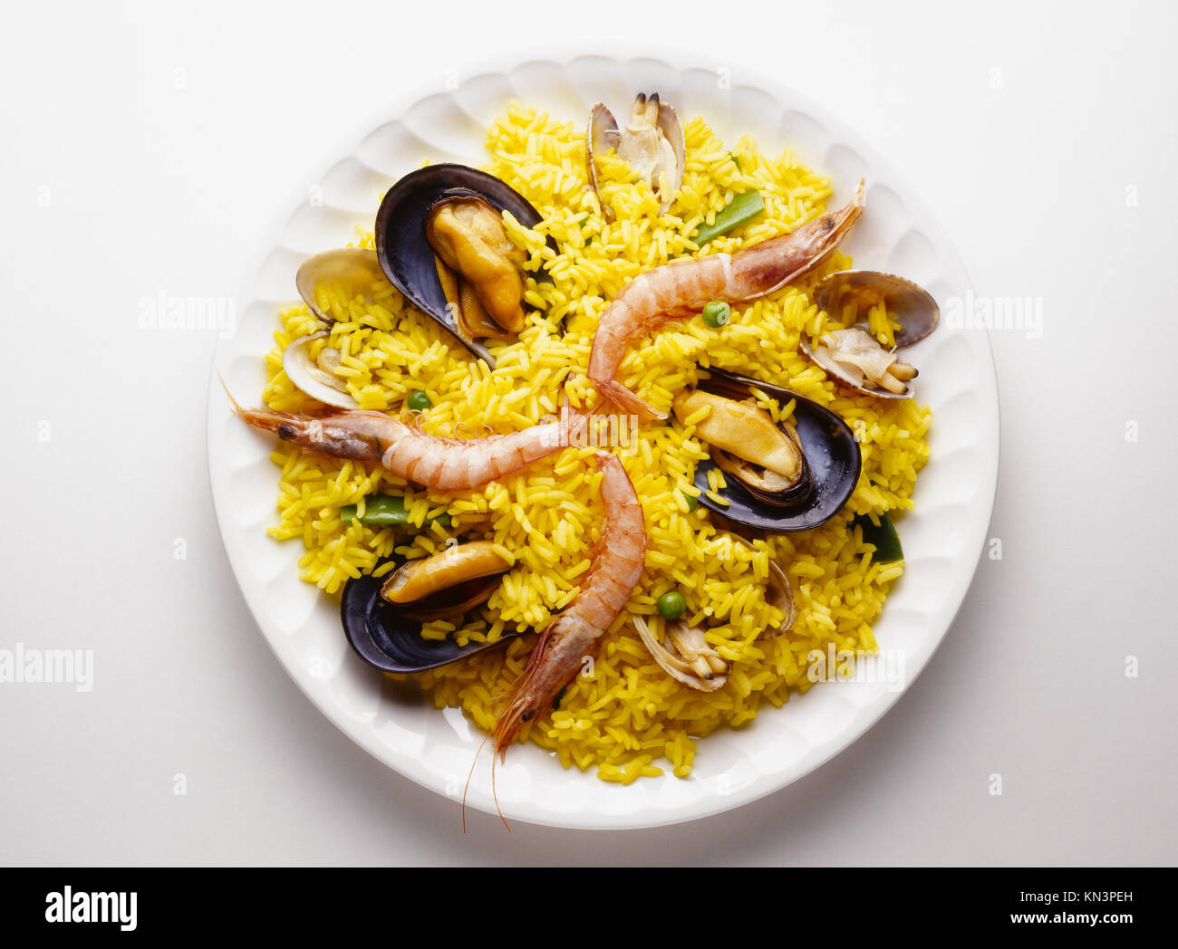 Yellow rice and shrimp hi-res stock photography and images - Alamy