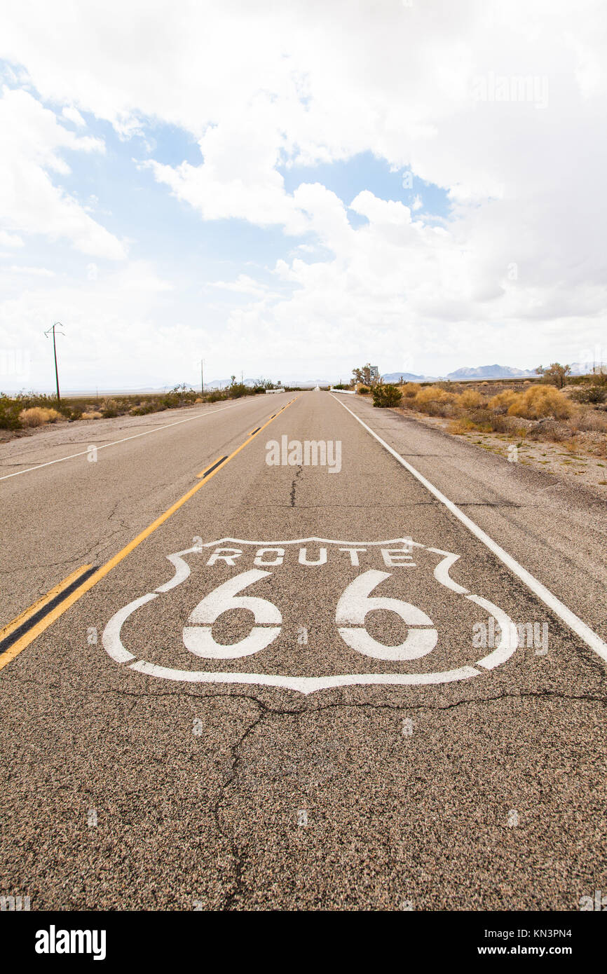 Famous Route 66 landmark on the road in Californian desert Stock Photo ...