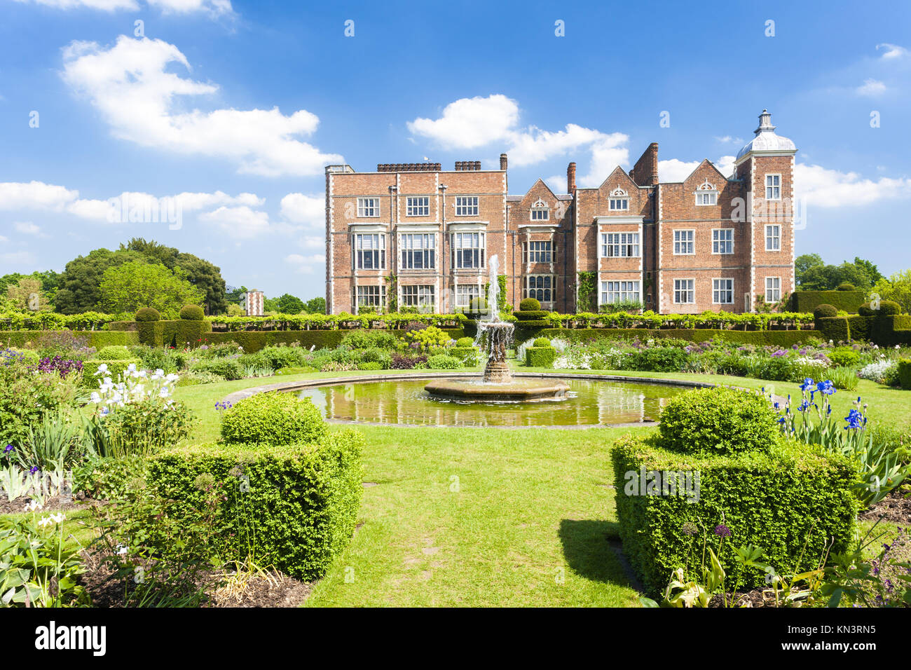 Hatfield old palace hi-res stock photography and images - Alamy