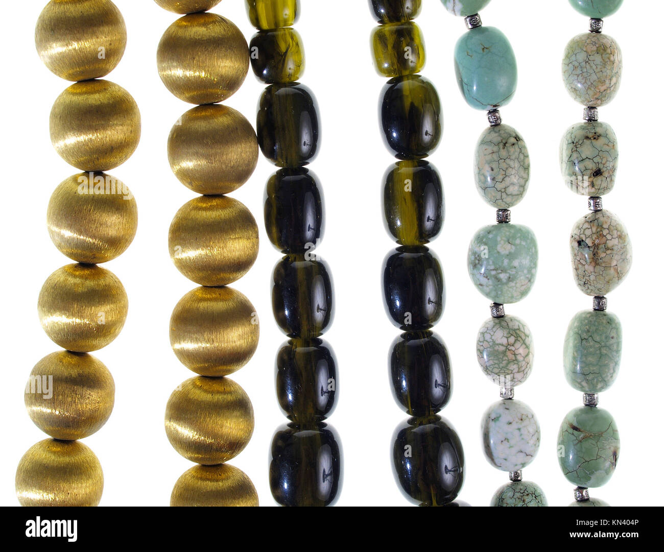 Studio photo gold and white chain hi-res stock photography and images ...