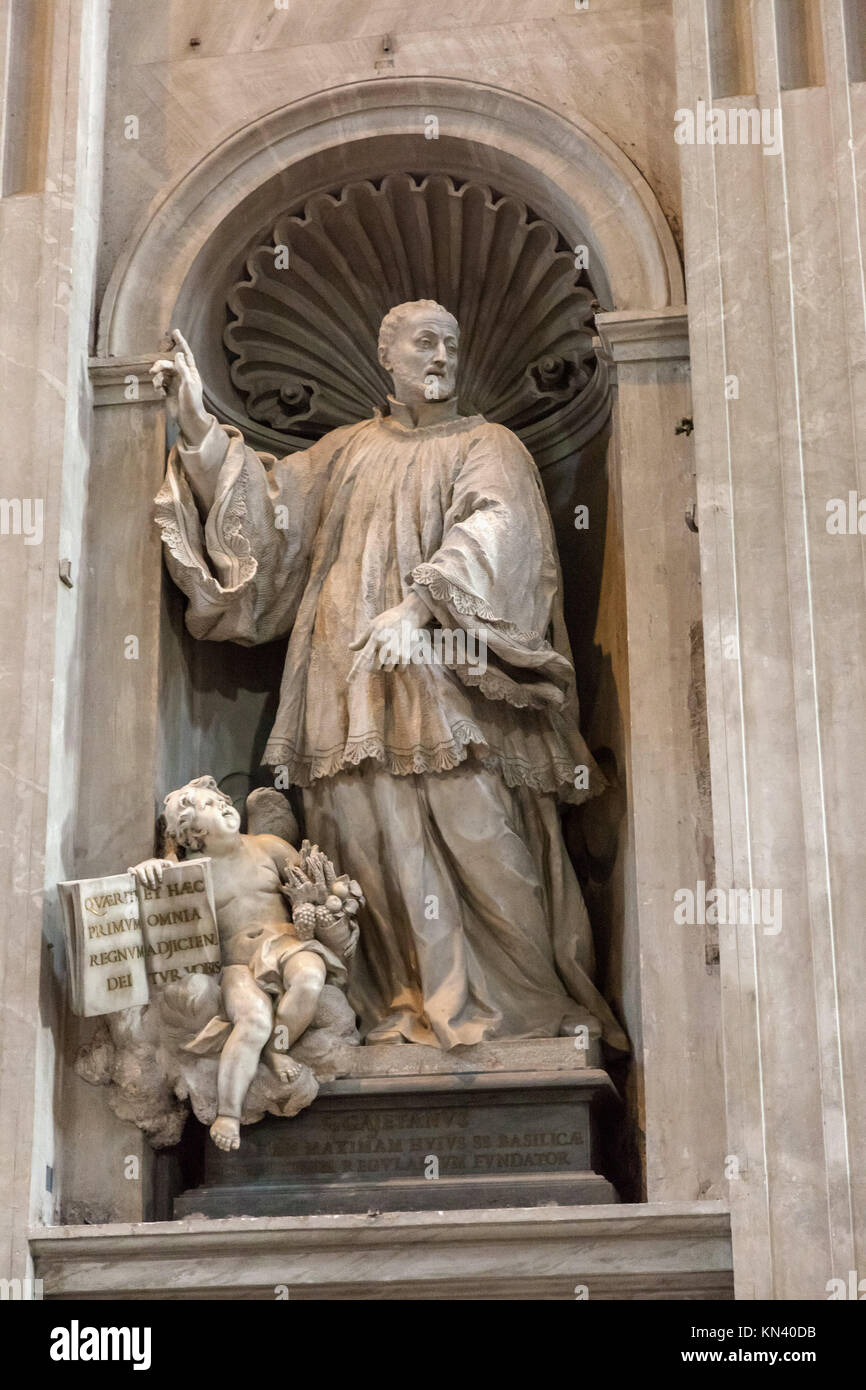 Sculpture statue inside st peters basilica hi-res stock photography and ...