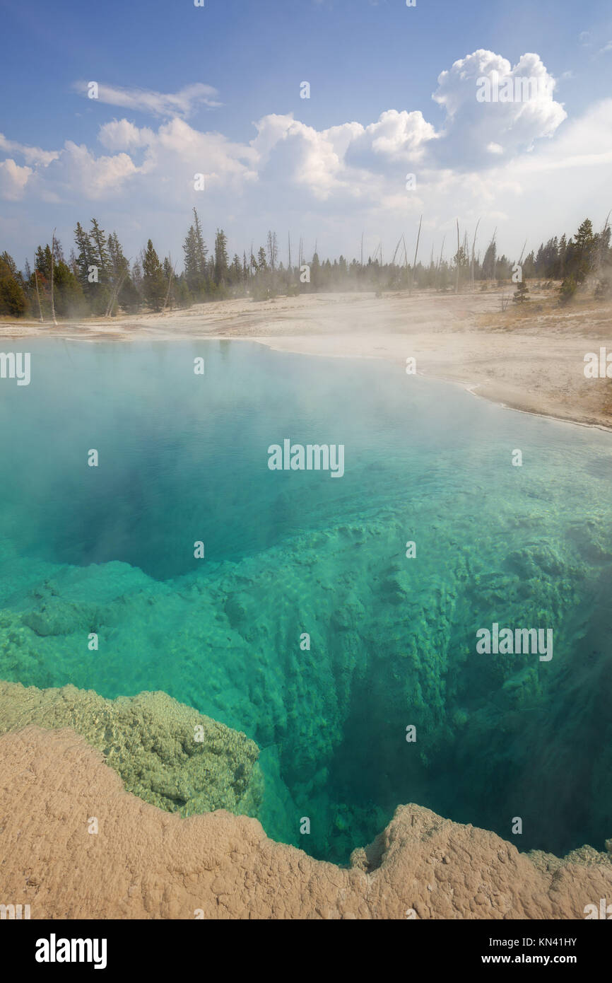 Black pool yellowstone national park hi-res stock photography and ...