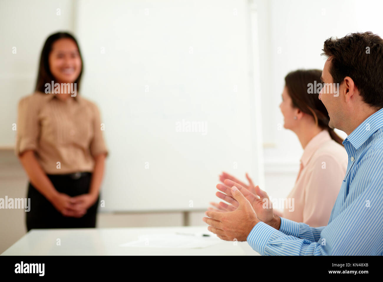Applause colleagues hi-res stock photography and images - Alamy