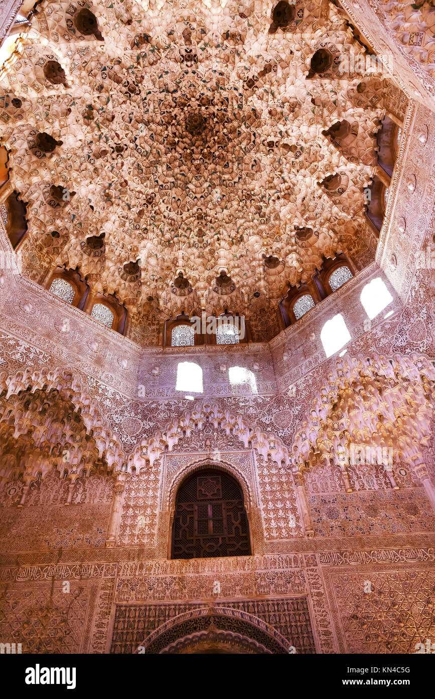 Arch shaped window hi-res stock photography and images - Alamy