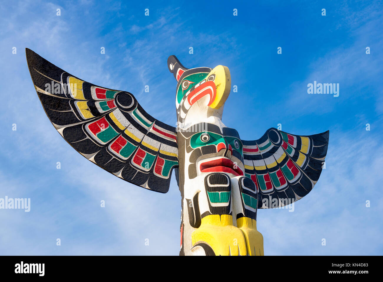 Colorful totem pole hi-res stock photography and images - Alamy