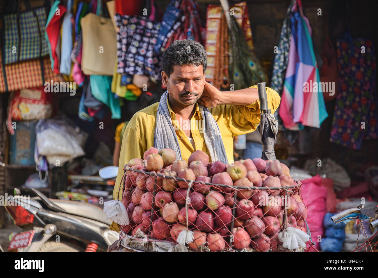 Apple vendor at Durbar Square. Kathmandu, Nepal Stock Photo - Alamy