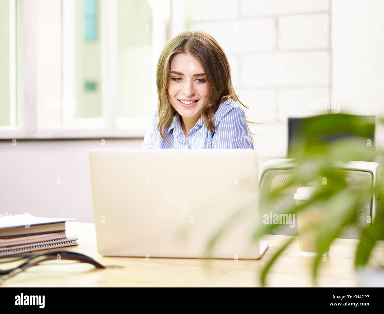 Beautiful happy caucasian businesswoman hi-res stock photography and ...