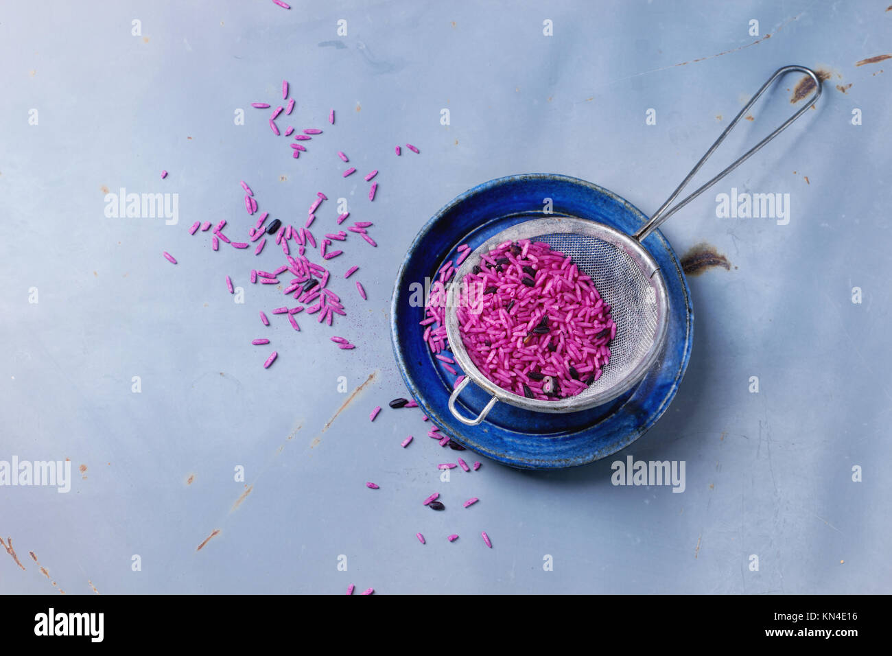 Blue sieve hi-res stock photography and images - Alamy