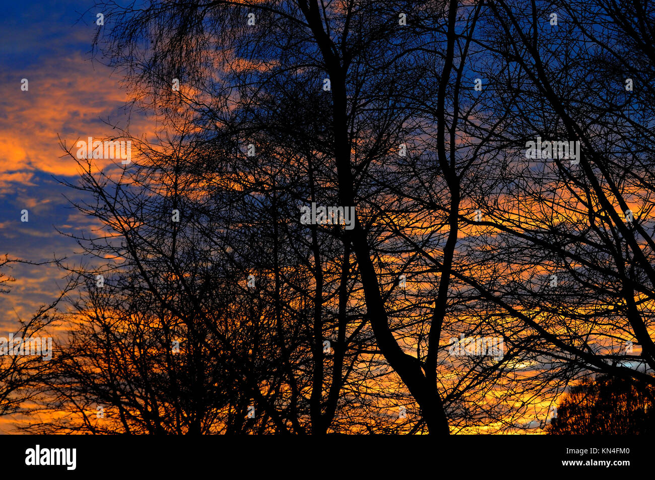 Hours of daylight sunset hi-res stock photography and images - Alamy