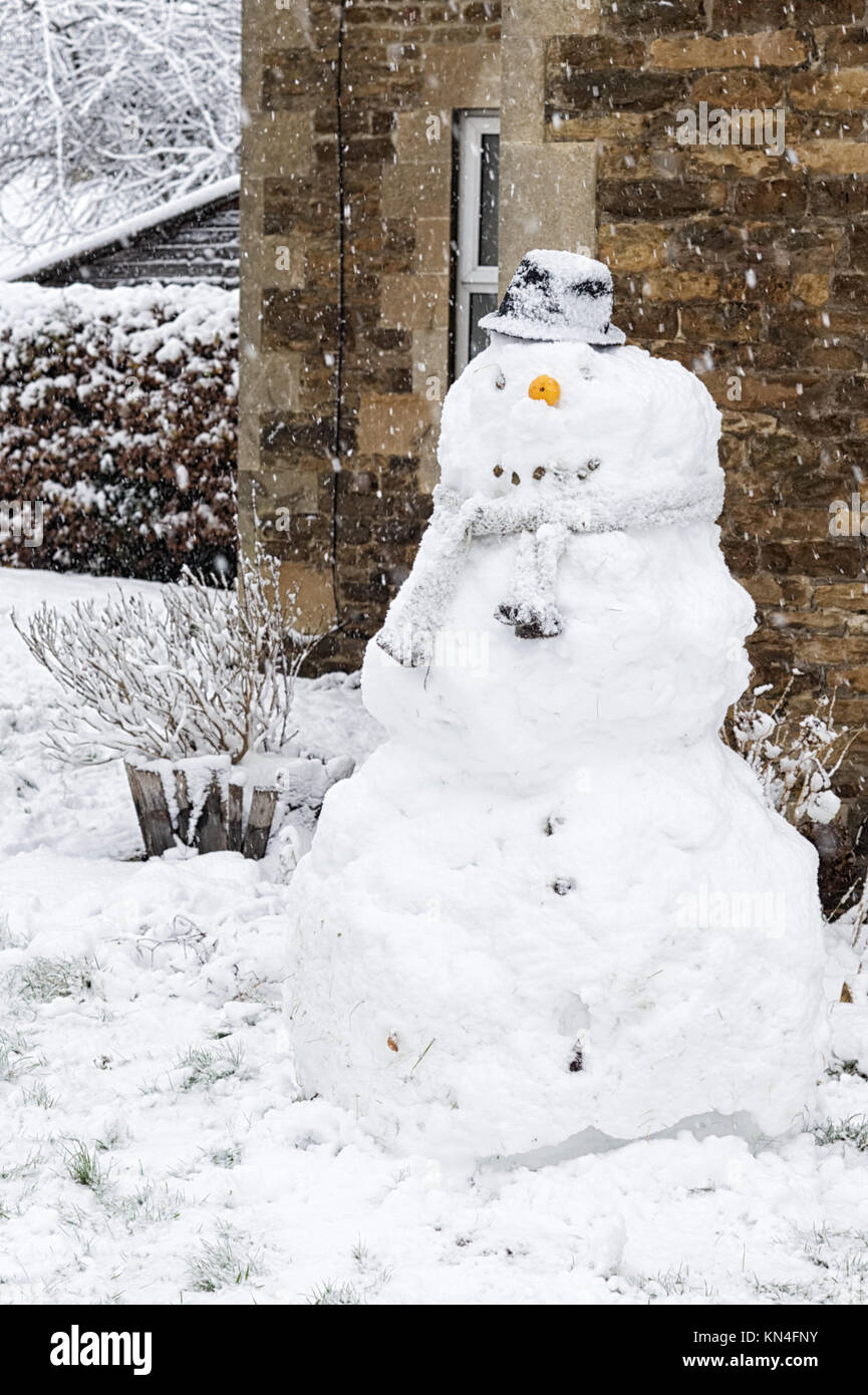 Snowman in the English countryside Stock Photo - Alamy