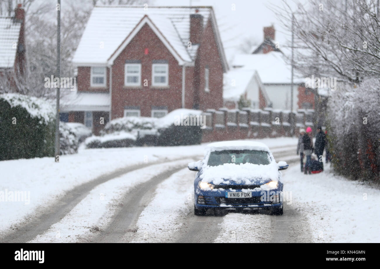 Motorists brave the snow in worcester hi-res stock photography and ...