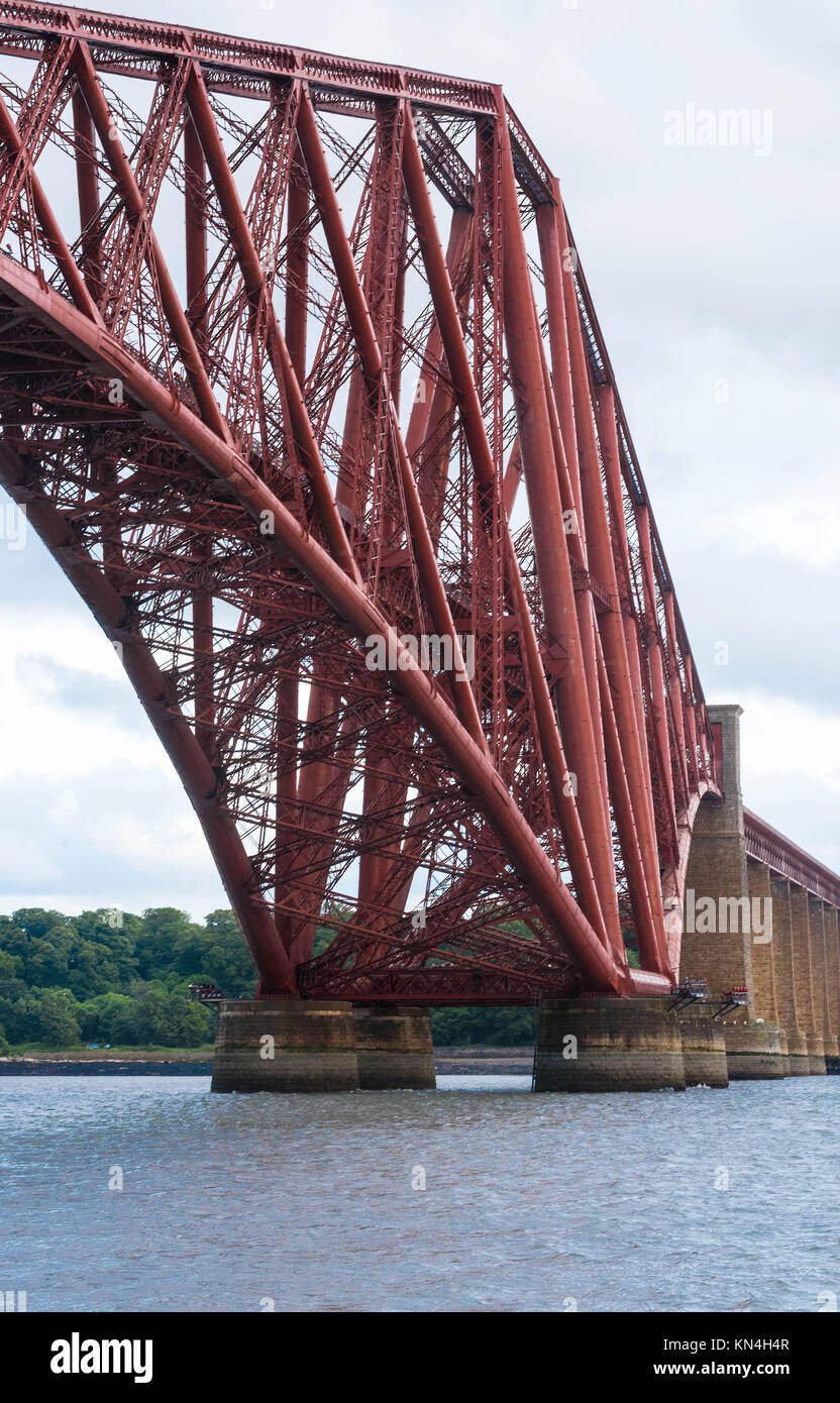 South Queensferry & the forth bridges edinburgh Stock Photo - Alamy