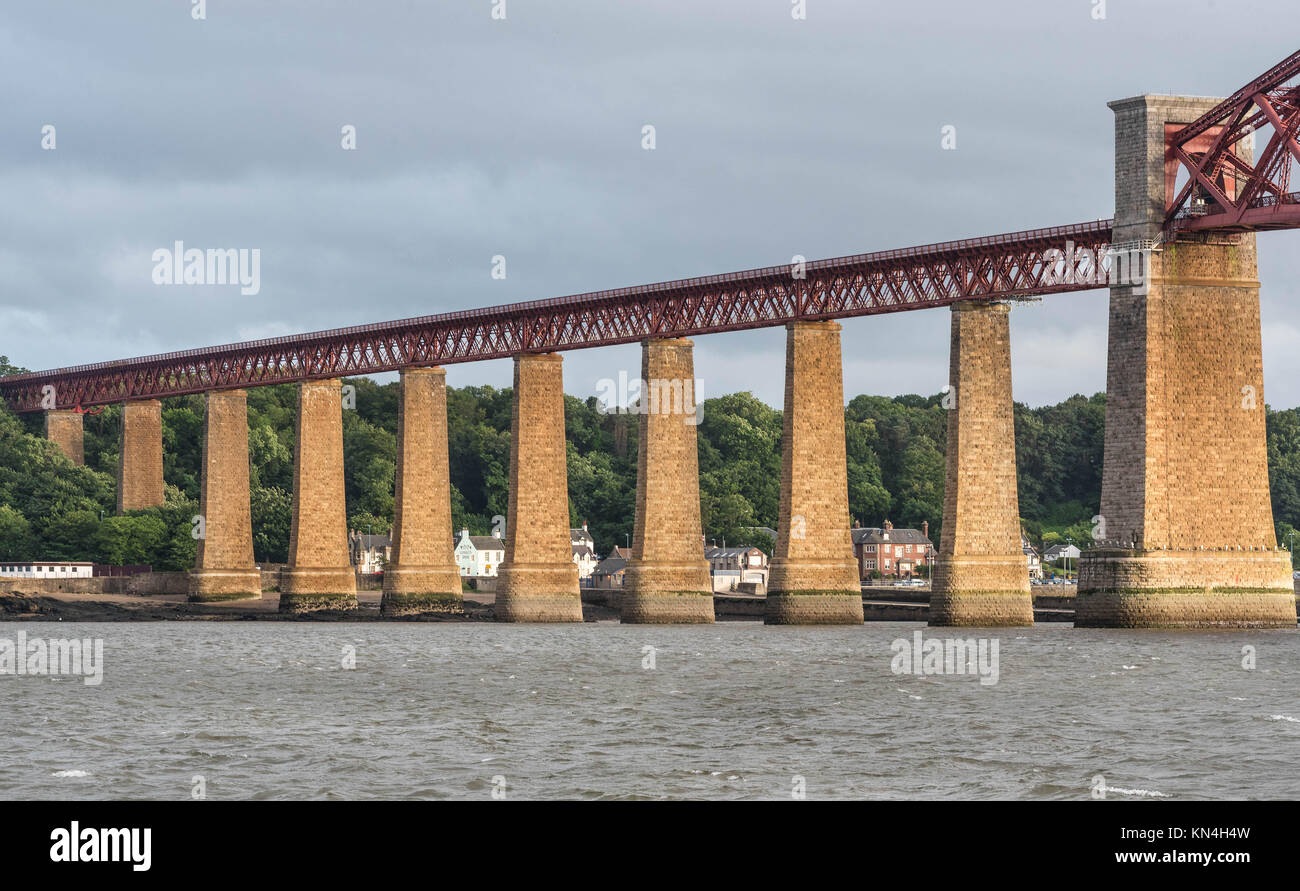 Edinburgh three bridges boat hi-res stock photography and images - Alamy