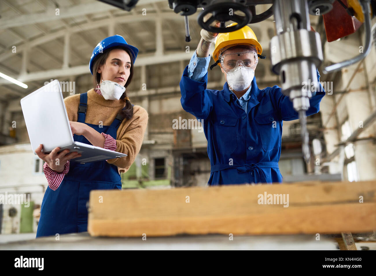 Drilling engineer hi-res stock photography and images - Alamy