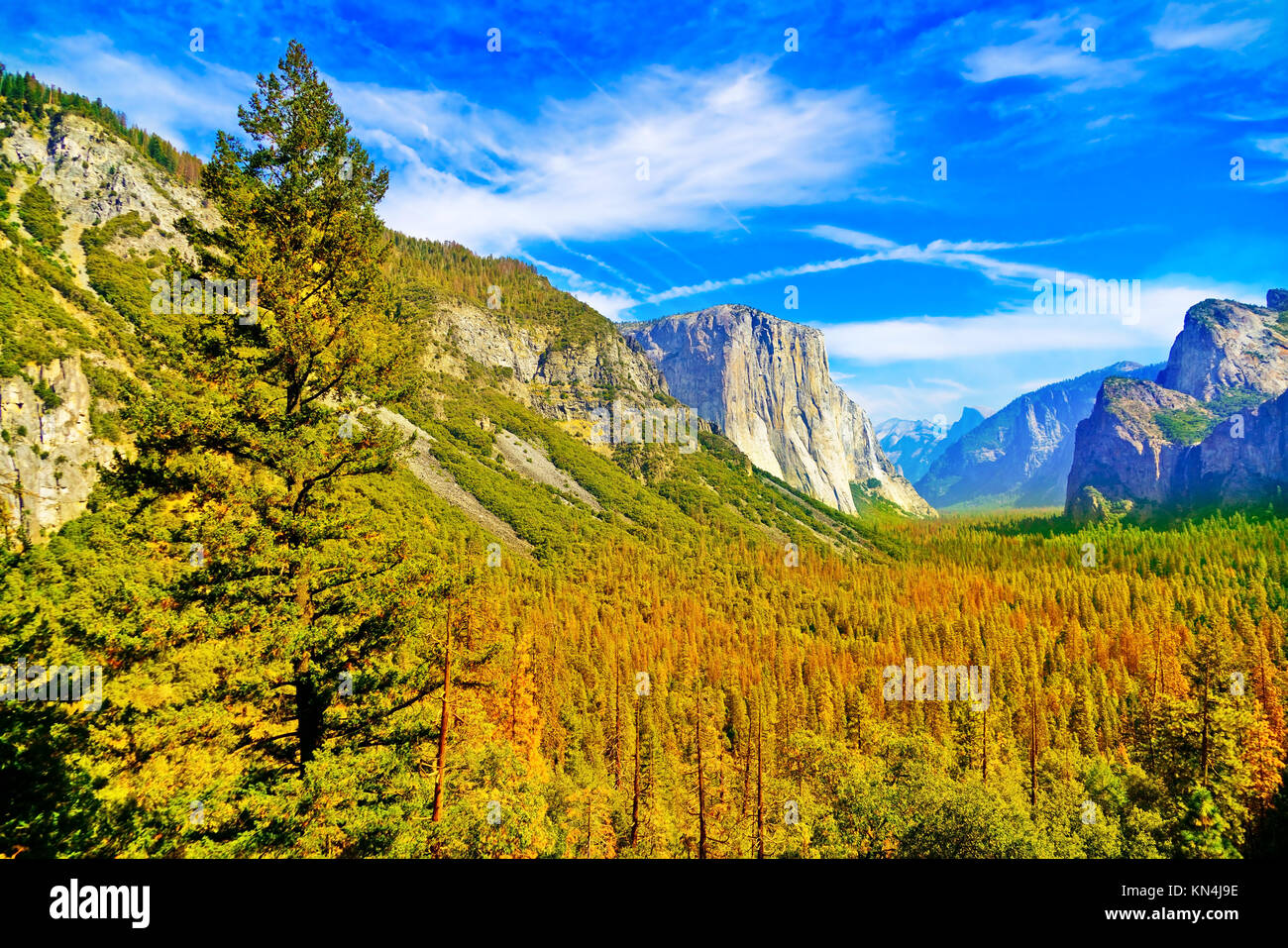 The viewpoint called Tunnel View in Yosemite National Park in autumn ...