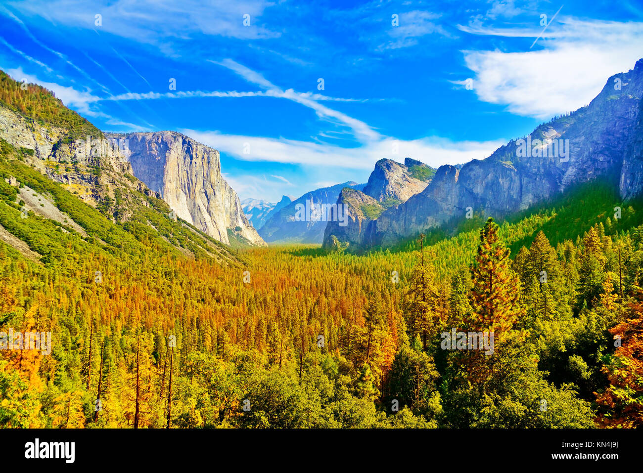 The viewpoint called Tunnel View in Yosemite National Park in autumn ...