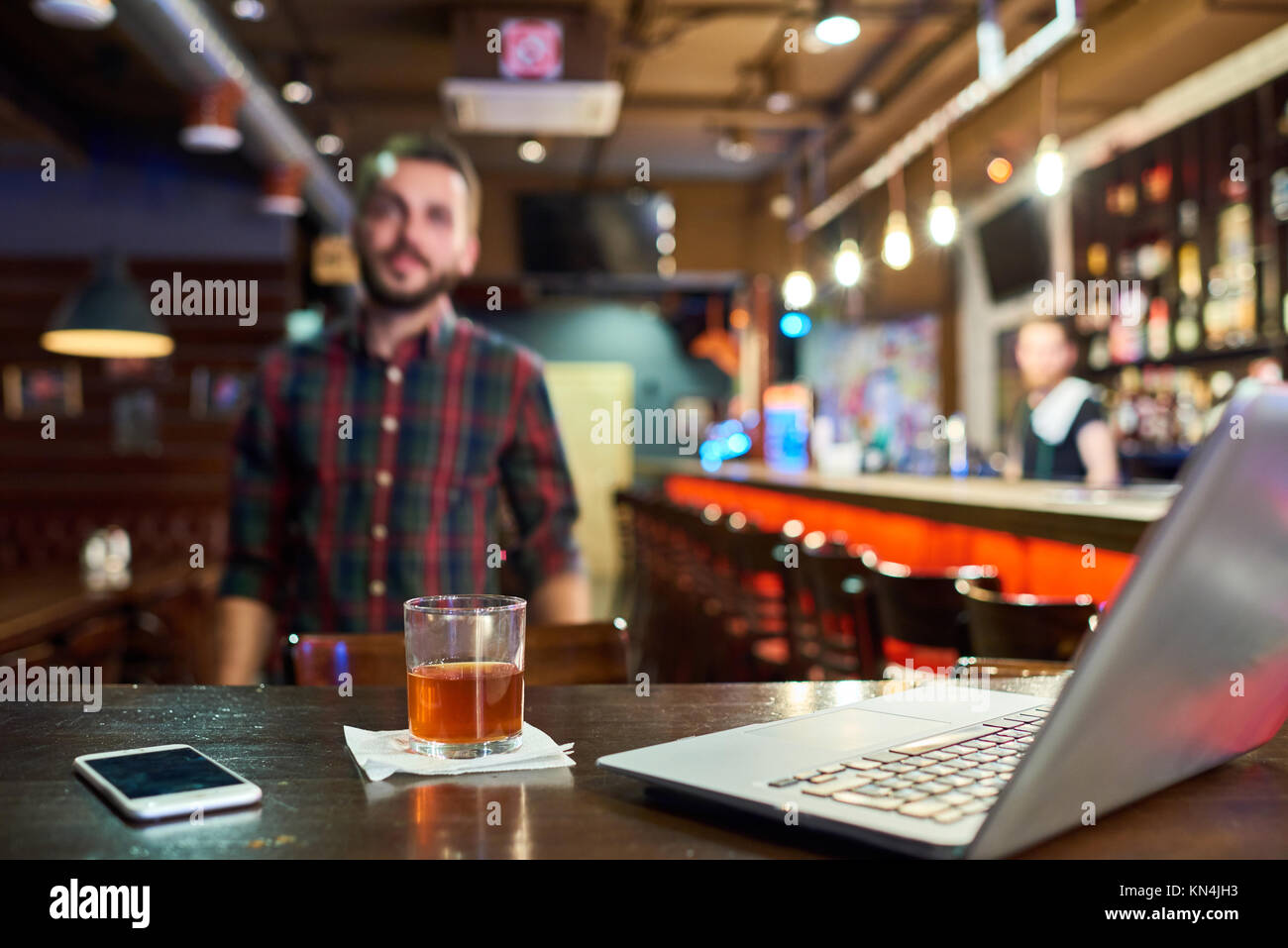 Man Bar Counter High Resolution Stock Photography and Images - Alamy