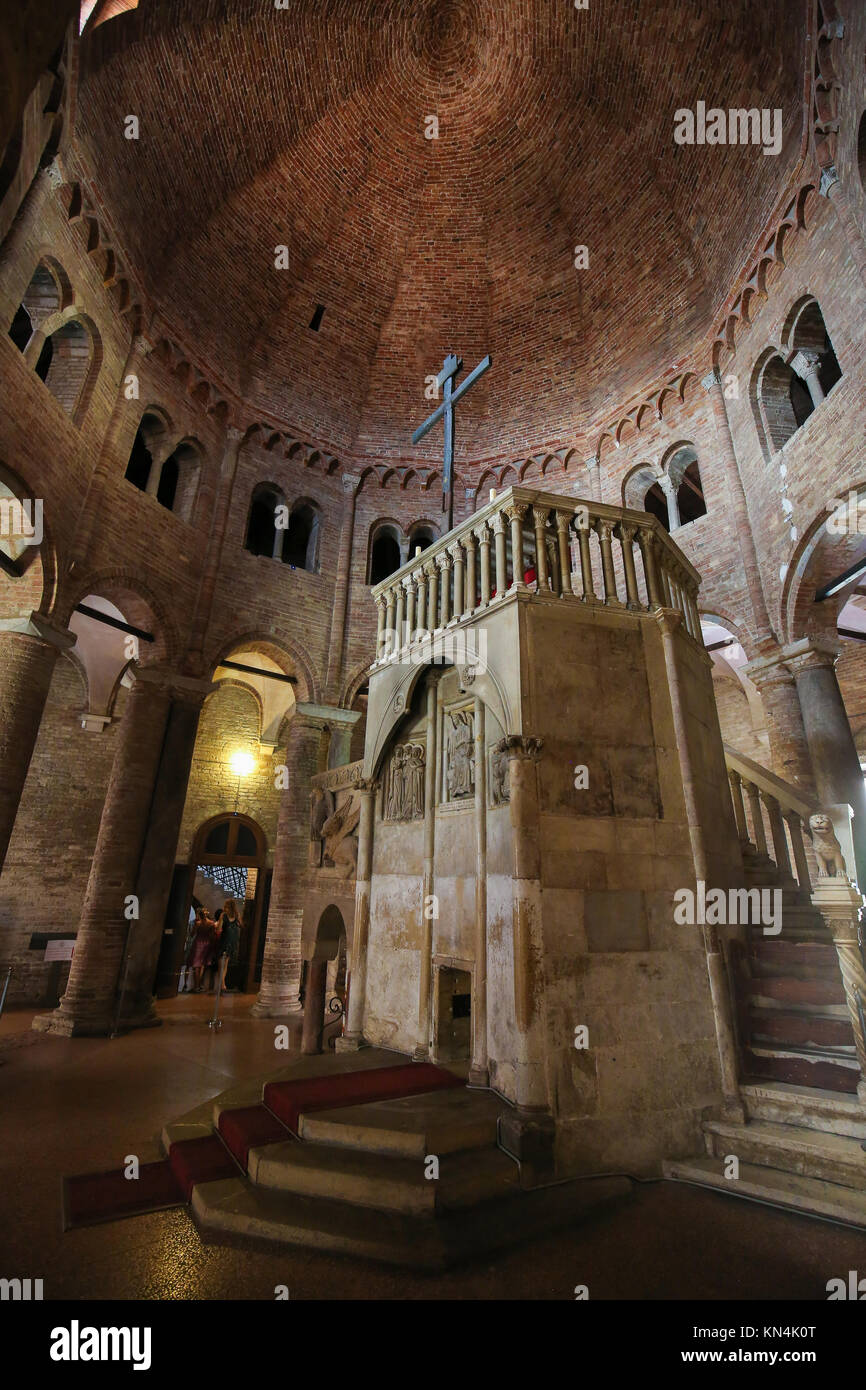 Interior of the Church of the Holy Sepulchre in the basilica of Santo ...
