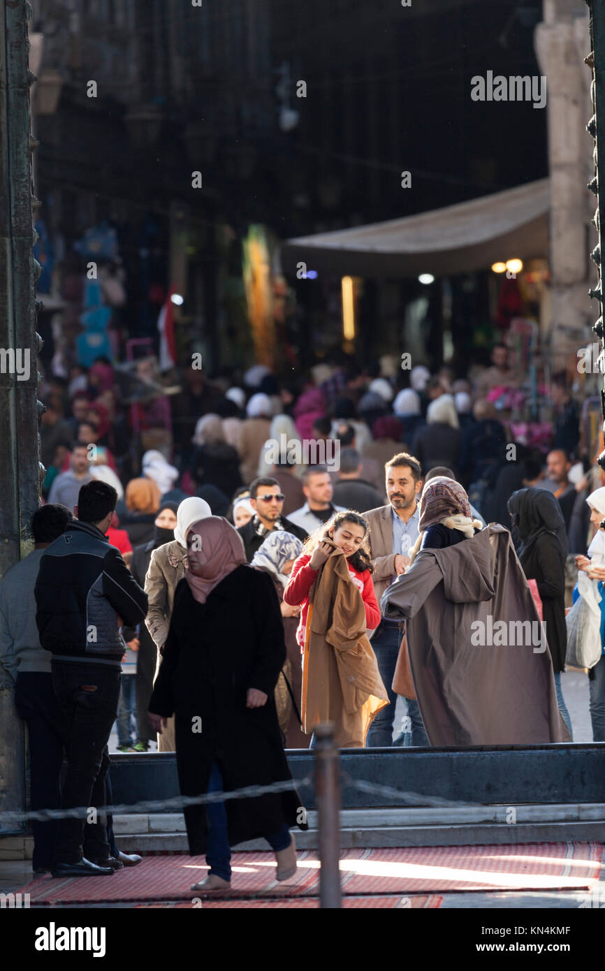Crowd at the entrance to the Umayyad Mosque, Damascus Stock Photo - Alamy