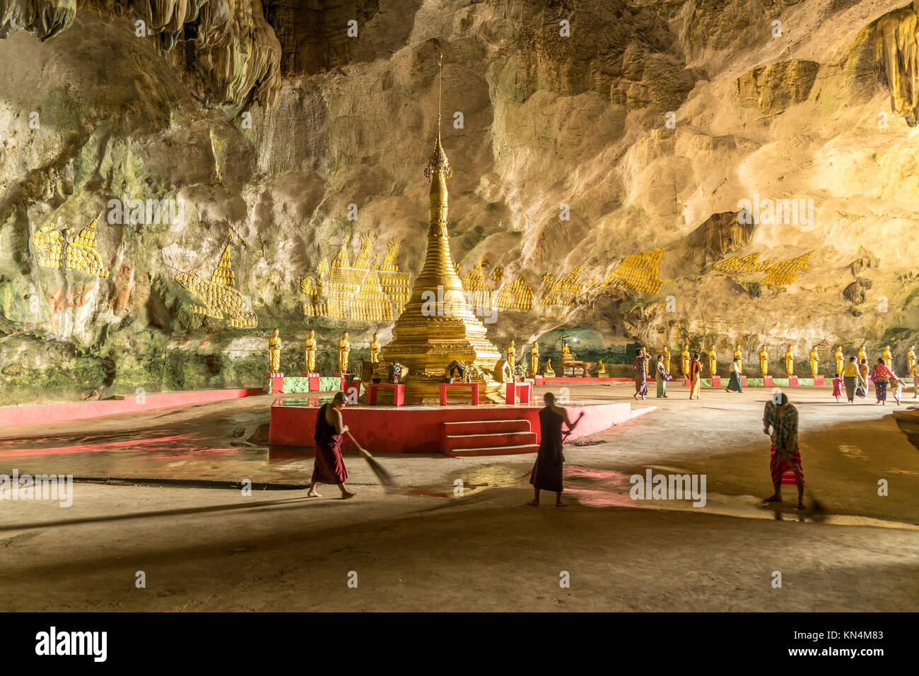 Stupa in Saddan Cave, Hpa-an, Myanmar Stock Photo - Alamy