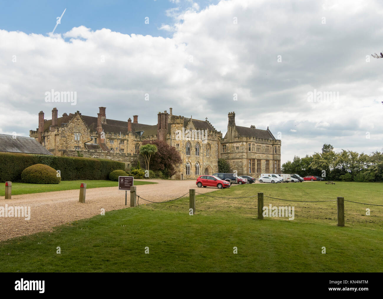 Battle abbey school hi-res stock photography and images - Alamy